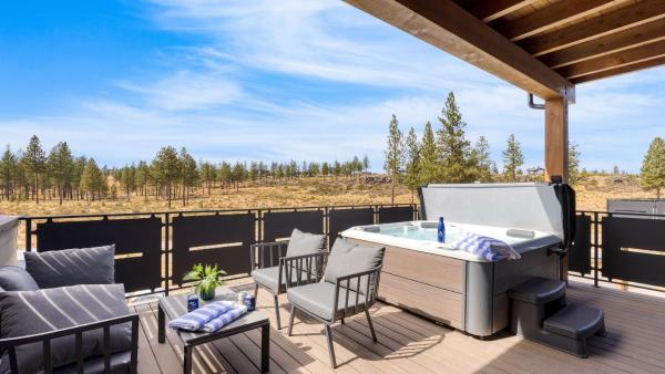 1131 Aerie Buyout 2 Units 5bdr Deck Hot Tub Views Near Dt - Bend, OR