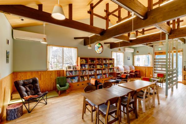 宿と図書サロン 花車 Hanagurum Inn - 天草市