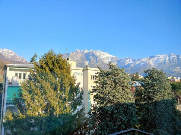 Apartment With A Mountain View - レッコ