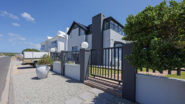 Carpe Diem Unit A Next To Langezandt Estate - Struisbaai