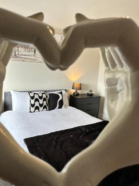 Modern 6 En-suite Bedroom House Near Salt End. - Beverley, UK