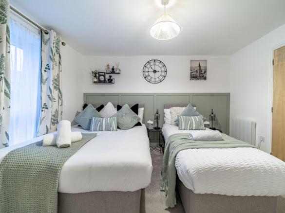 Cosy And Exquisite 2 Bed 2 Bath In The Heart Of Sittingbourne - Sittingbourne