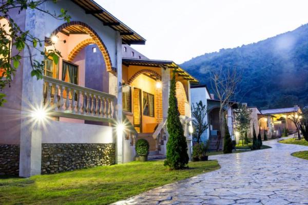 Stamp Hills Resort - Suan Phueng District