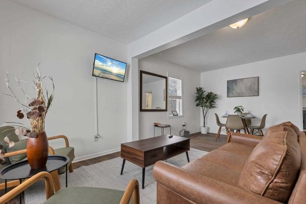 Housepitality - The Southside Ranch - Grove City, OH