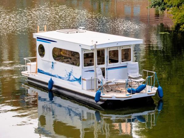 Neues Hausboot Für 4 Personen Müritz Und Plauer See - Mecklenburg-Vorpommern