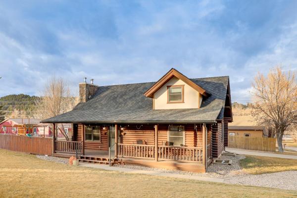 Walk To Main St! Modern Sturgis Cabin W/ Yard - Sturgis, SD