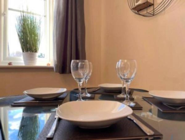 Bright 2br Flat | Free Parking | Central | - Warrington