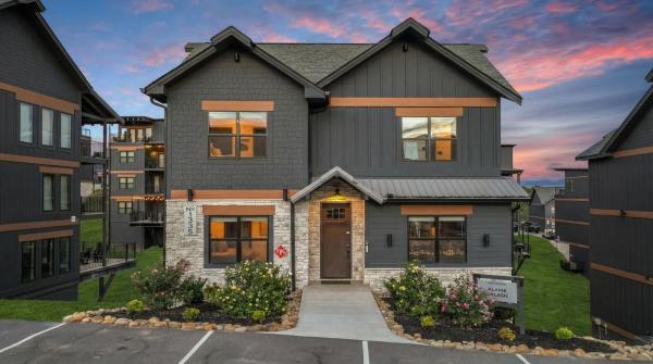 Smith Creek Resort - 5 Bedrooms 20 Guest - Indoor Pool - Resort Amenities - Tennessee