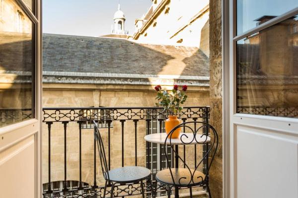 Le Balcon De Gabriel Place De La Bourse Bordeaux - Burdeos