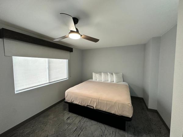 Ponderosa Lodge Ascend Collection - Red River