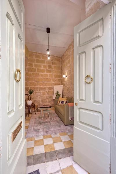New 1 Bedroom Townhouse Steps Away From Waterfront - Malte