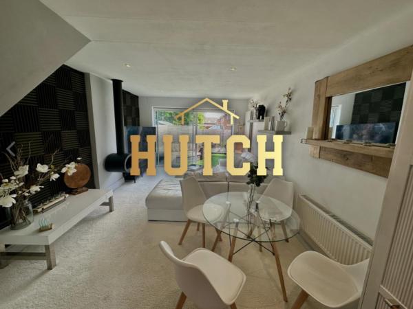Fantastic 2-bed House With Parking - Hosted By Hutch Lifestyle - Royal Leamington Spa