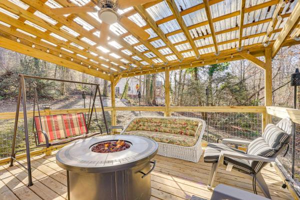 Gazebo, Fire Pit! Woodsy Cabin By Black Rock Mtn - Clayton, GA