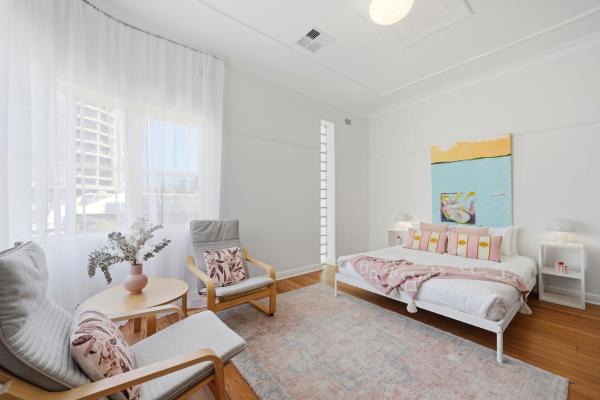 Belle Escapes - Beauty At The Papilio - Glenelg