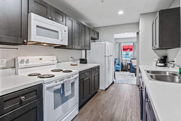 Baymont By Wyndham Ocala Suites - Ocala, FL