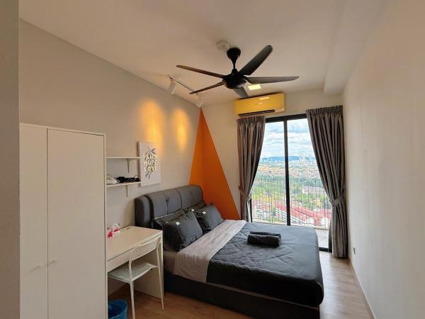 4px 2br Emporis Near Segi Uni, Ioi Mall, Mrt Kd, Thompson Hospital - Petaling Jaya