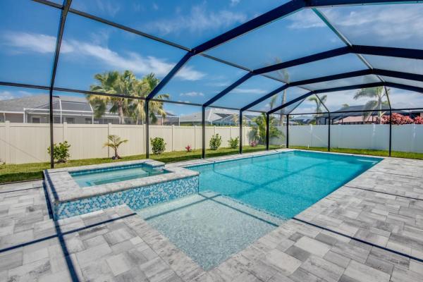 Coralvilla Sparkle Blue - Large Pool & Spa, Modern, Quiet, Cozy, Bbq Grill - Sanibel, FL