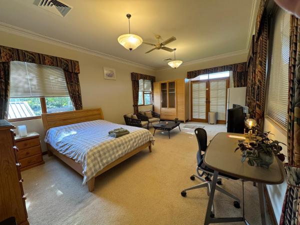 Spacious-cozy Oversized Room In Leafy Strathfield - Sutherland