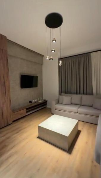 Noir Oak - Modern Stay In Orikum - Orikum