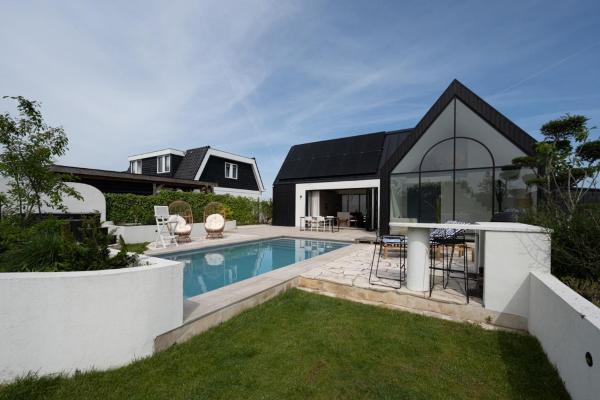 8 Persons Wellness Villa Tulpenacker - Leida