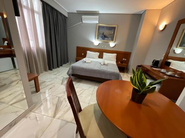 Acropole Hotel - Пирей