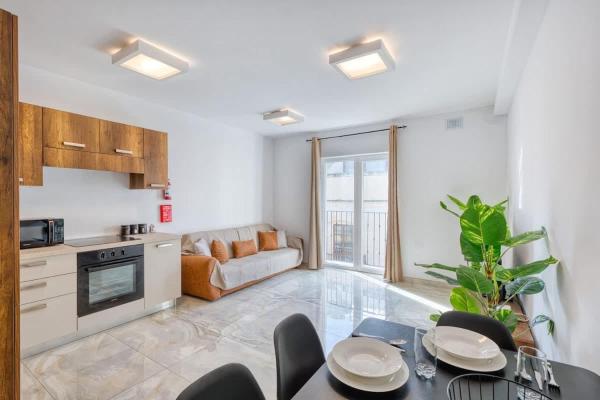 Thirtynine Sunlit Stay Very Close To Balluta Bay - La Valeta