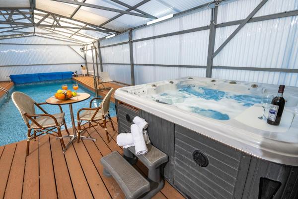 חוויה בכפר - מתחם אירוח מושלם עם בריכה למשפחות וקבוצות - Israël