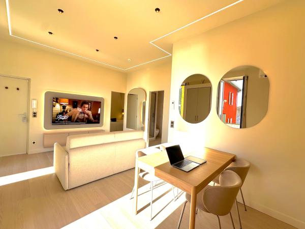 New Flat & Monaco - Menton - Sea View - Premium Location - 2 Bedrooms- Luxury Renovated - Parking - Clim - Balcony - Beach - Menton