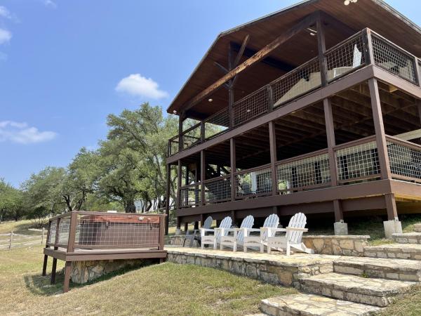 Stunning Dog-friendly Home With Game Room, Hot Tub, Water View, & W/d - Canyon Lake, TX