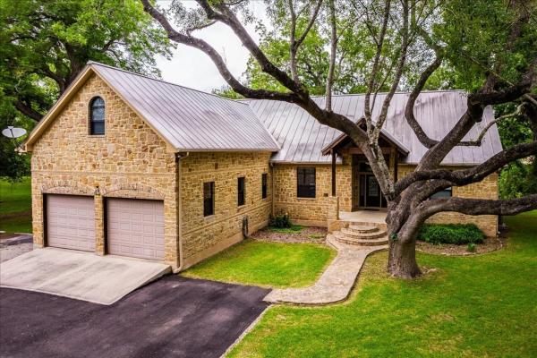 Riverfront Home On Lake Seguin With Dock, Kayaks, Beautiful Views & Air Hockey - Seguin