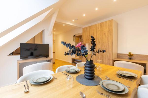 Modern Kudamm Luxury Home With 2 Kitches - Berlín