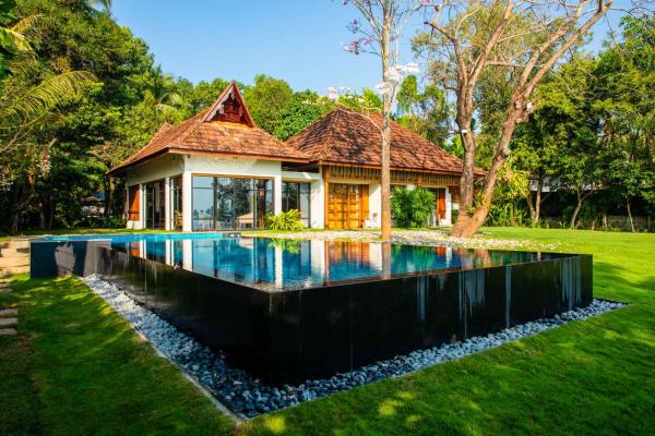 Stayvista's Cheppanam House - 3bhk With Infinity Pool - Cochin