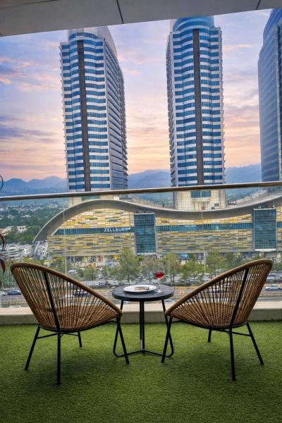 Executive Apartments In The Heights Of Elysium Tower Opposite Centaurus Mall Islamabad - İslamabat