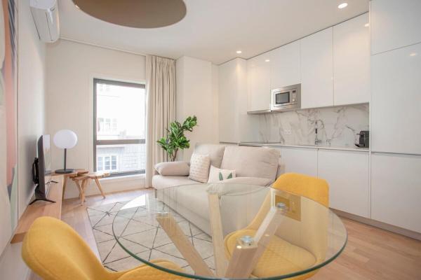 Liiiving In Porto - City Design Apartments - Madalena