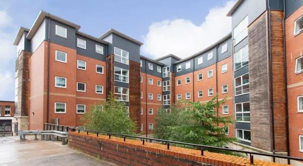 Modern Student Homes In Canalside - Birmingham City University