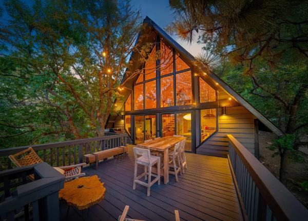 Lake Arrowhead - Hot Tub, Fireplace & Mountain View - Hesperia