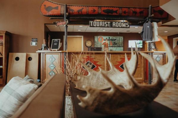 Wildwood Lodge - Waukesha, WI
