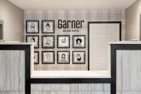 Garner Hotel Albuquerque Airport By Ihg - Albuquerque, NM