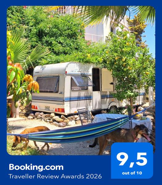 Caravan In Finca Molino In Almayate With With Pool, Family Touch And Dog Madness - Andalucía