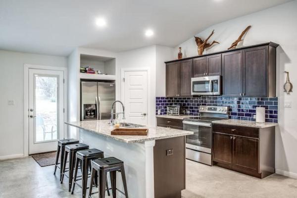 Elegant Lago Vista Retreat Near Lake Travis By Barcle Group - Lago Vista, TX