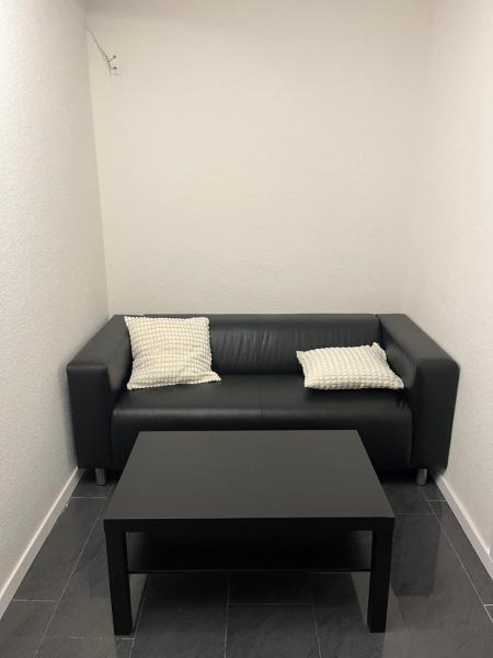 Schönes Appartement Zentrale Lage In Zuffenhausen - Stuttgart