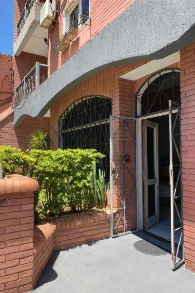 Apartamento En Zona Centro De Asunción - Tranquilo Y Con Acceso Directo - Asunción