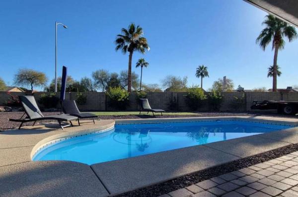 Glendale Escape Private Pool & Charming Patio - Glendale, AZ