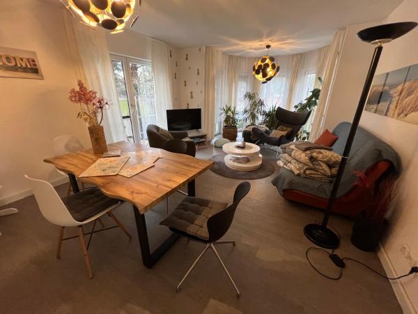 Pool & Lake Holiday Home - Markkleeberg