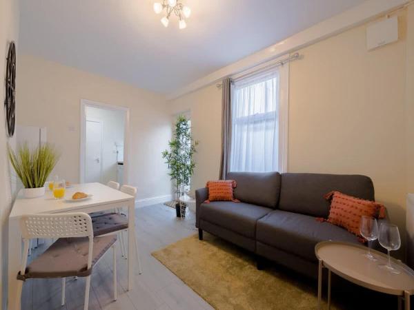2-bedroom Bright London Home - Croydon