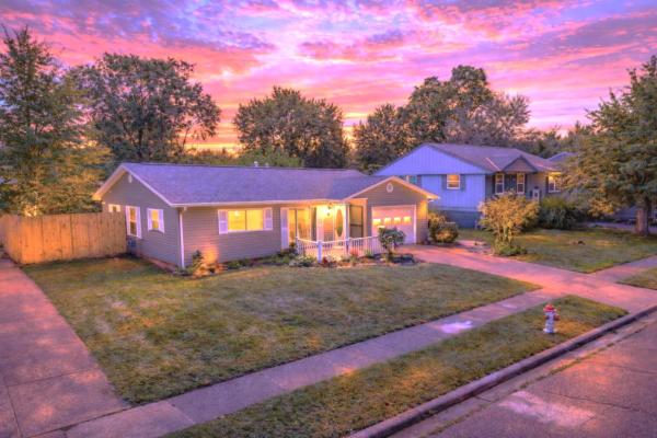 Private Home - Entire House - Ranch - Hot Tub - Pets Welcome - 2 King Beds - Kids Welcome - Fenced Yard - Free Wifi - Quiet Neighborhood - Ohio