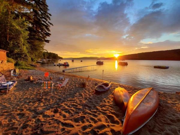 Yellow Pine Lake House Adk Schroon Private Beach - Schroon Lake, NY
