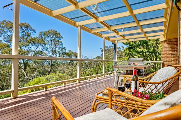 Azimuth - Spacious Family Retreat With City Views - Wentworth Falls
