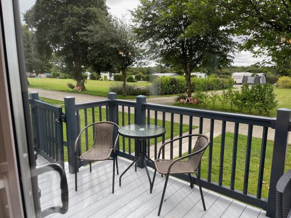 The Royal Oak - Sleeps 4 - Deck - Free Parking - Devon