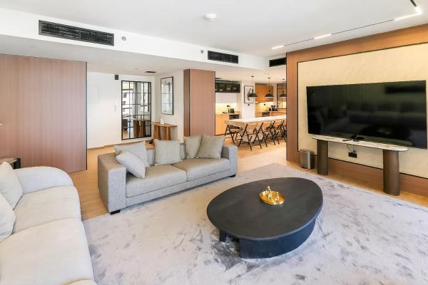 Stunning Jbr Skyline Retreat - Dubai
